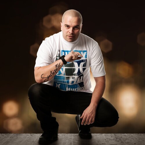 Støtt en person som er ute og sprer glede! (Pengene går IKKE til meg ...