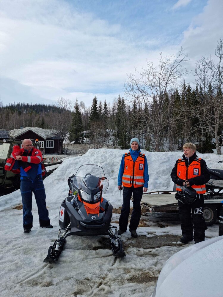 Hjelp dyr og mennesker i nød! Støtt Vefsn røde kors de trenger en ...