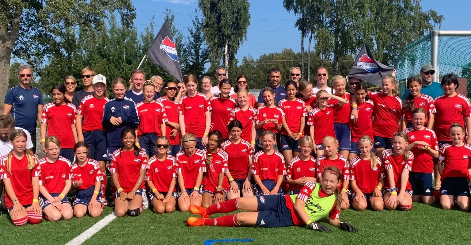 Støtt Hasle-Løren Fotball J2010 sitt fotballeventyr | Spleis fra SpareBank 1