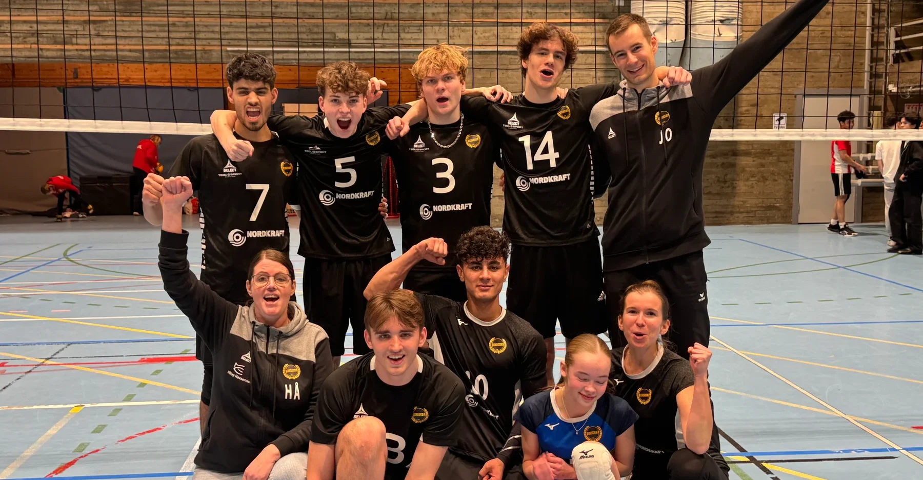 Hjelp Ibestad IL Volleyball GU17 å reise til NM i Bergen 🏐 | Spleis fra ...