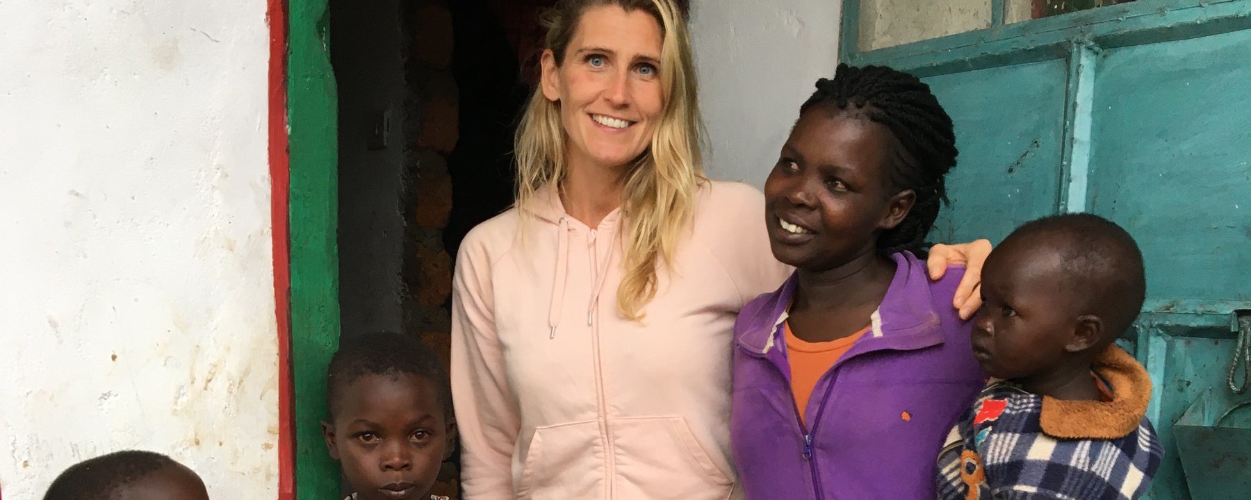 Hus til ei nydelig dame som heter Emily , hun er fattig alenemor i ...